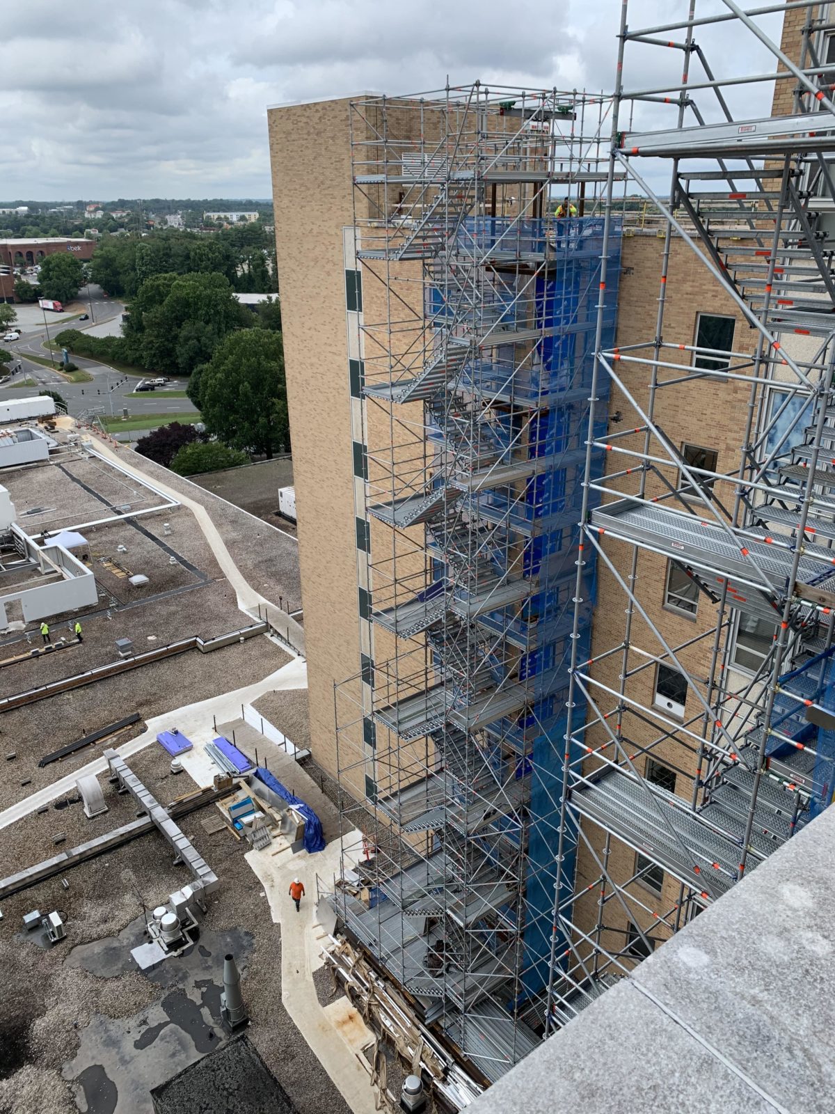 Brewer Completes High Rise Scaffolding Project | Layher NA